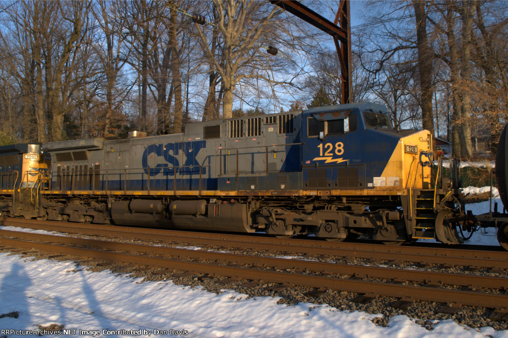 CSX AC44CW 128 trails on Q418-23